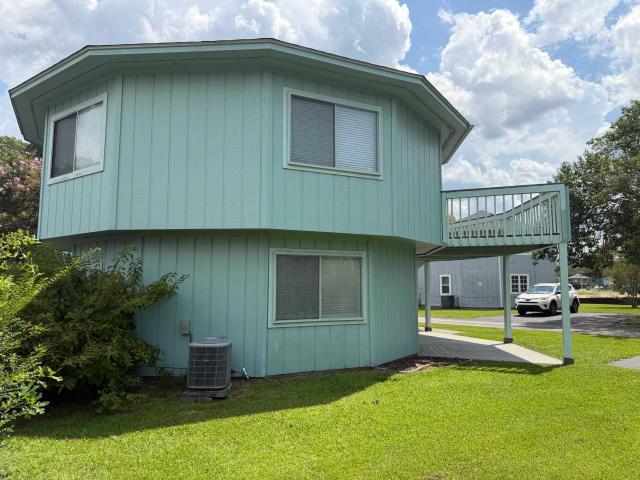 513 Tree Top Ln