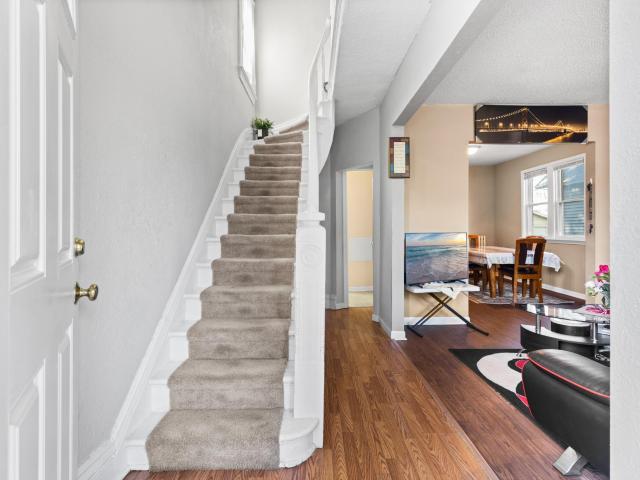 513 Van Buren Avenue
