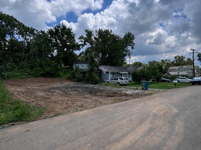 513 Village Ct
