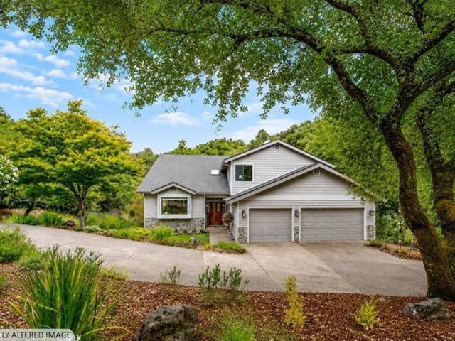 5146 Vista Grande Dr, Santa Rosa, CA 95403