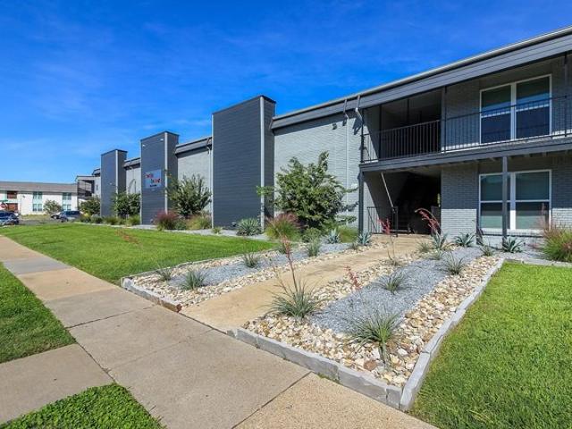 5146 5 Vandelia St, Dallas, TX 75235