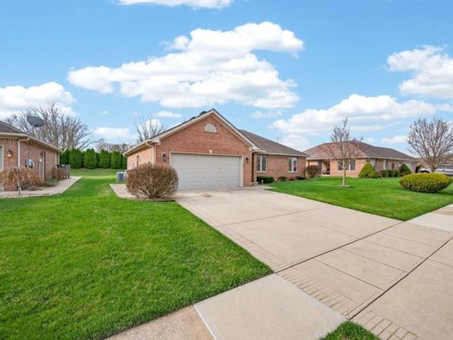 5147 E Hyde Ct, Columbus, IN 47203