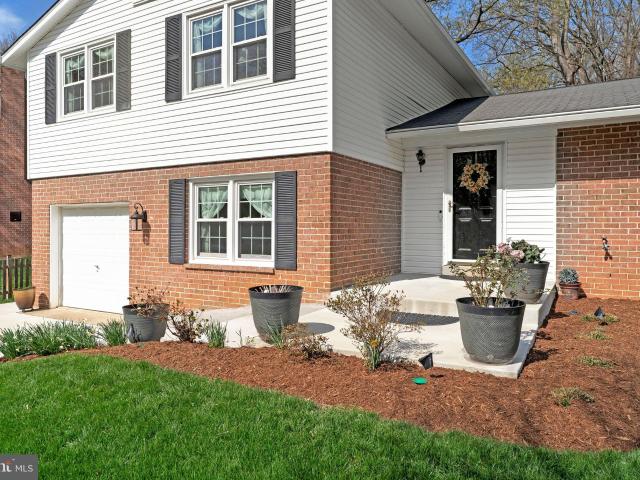 5148 Pumphrey Dr, Fairfax, VA 22032 | MLS #VAFX2300 | Compass