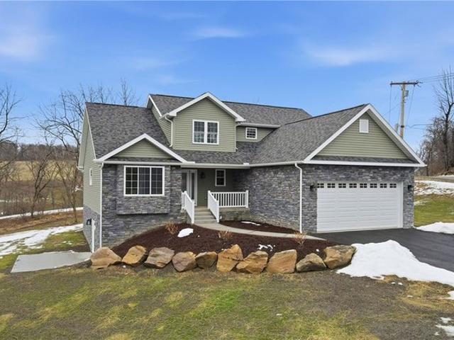 5149 Watters Rd, New Kensington, PA 15068