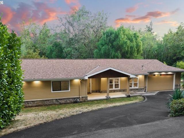 5140 Lower Dr, Lake Oswego, OR 97035