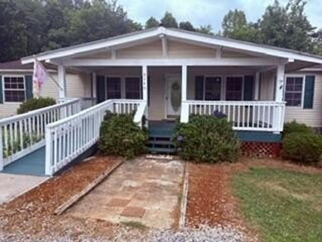 5140 Stewartsville Rd, Moneta, VA 24121
