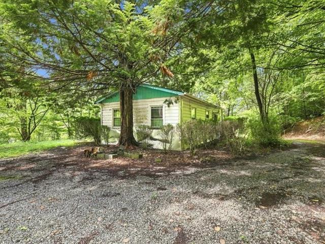 5140 Tessentee Rd, Franklin, NC 28734
