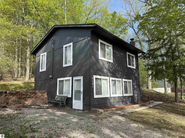 5141 Lake St, Glennie, MI 48737
