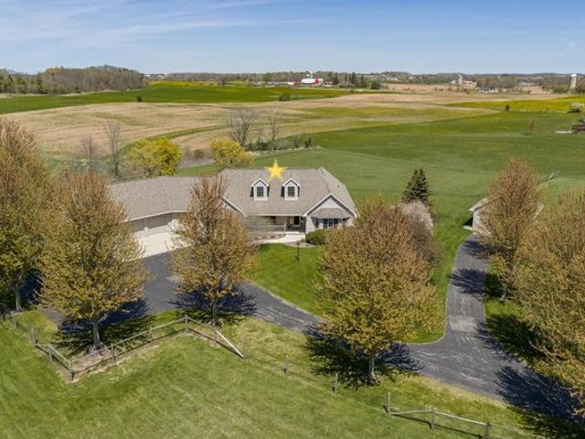 5141 Pine Grove Rd, Denmark, WI 54208