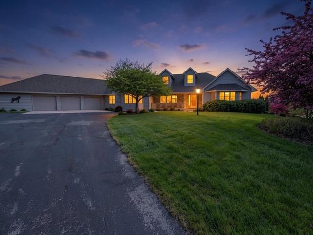 5141 Pine Grove Rd, Denmark, WI 54208