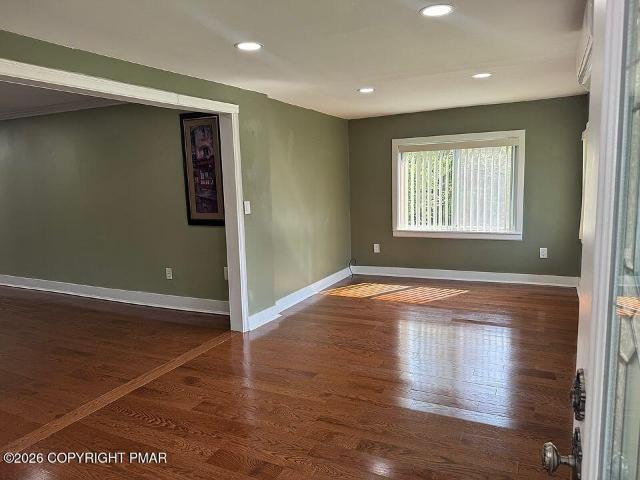 5141 Walnut Lane