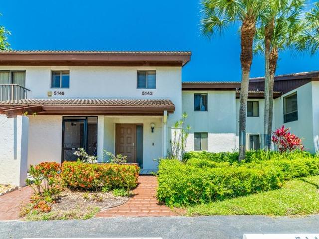 5142 Fountains Dr S, Greenacres, FL 33467