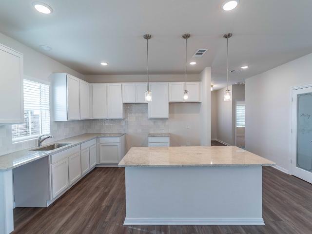5142 Stonesbattle Pkwy