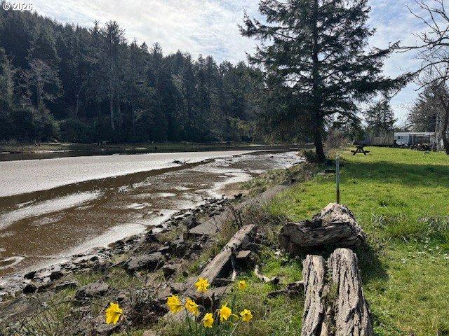 5142 SE Hwy101 # 28