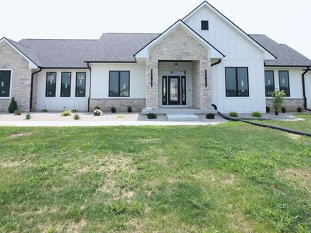 5143 N Brownwood Dr, Janesville, WI 53545