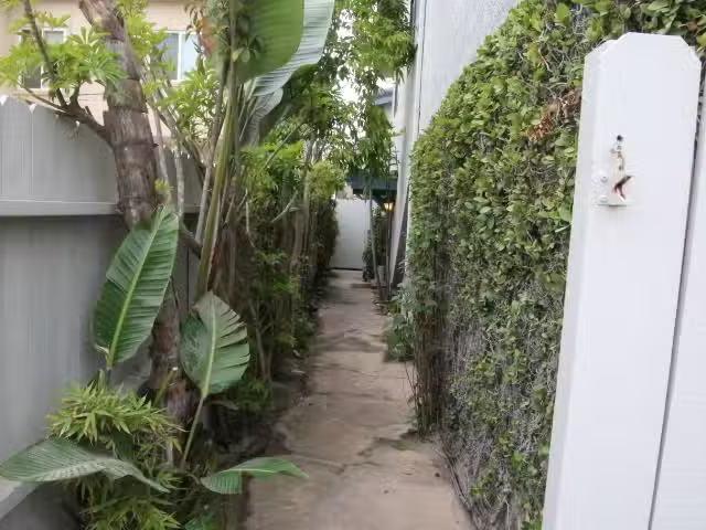 5143 Neptune Sq Townhomes in Oxnard, CA