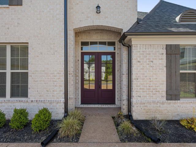 5143 e lawrenceburg ln