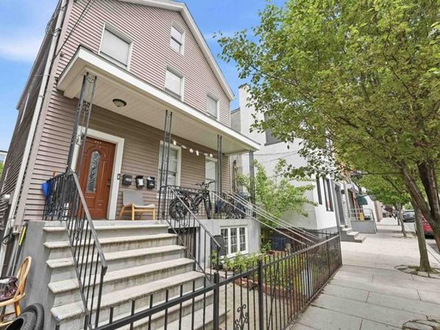 514 42nd St, Union City, NJ 07087