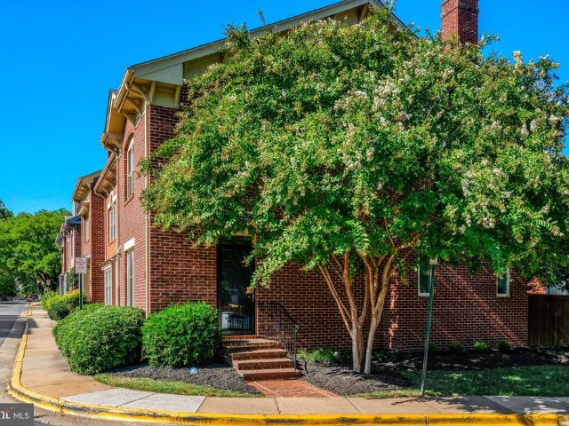 514 Colecroft Court