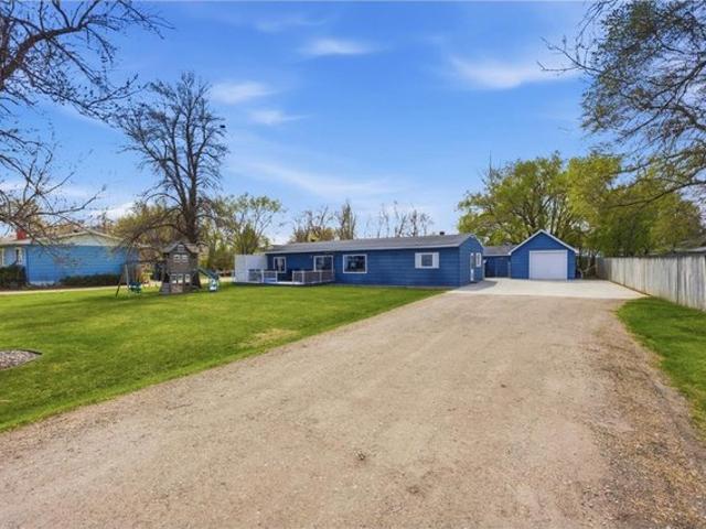 514 Chapin Dr, Harwood, ND 58042