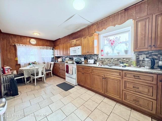514 Brook St, Scranton, PA 18505 | MLS #SC261023 | Compass