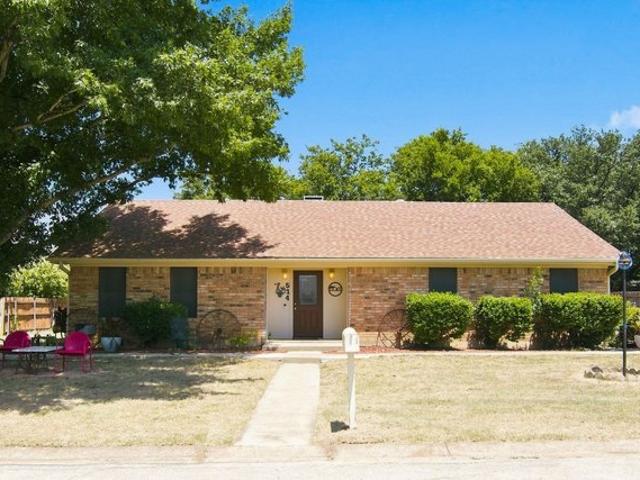 514 Dorothy Ln, Justin, TX 76247