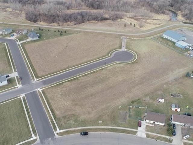 514 Darlene Dr, Marshall, MN 56258