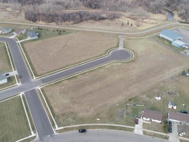 514 Darlene Dr, Marshall, MN 56258