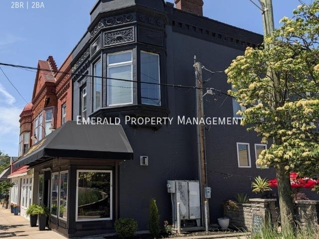 514 E State St, 2 beds, 2 full baths