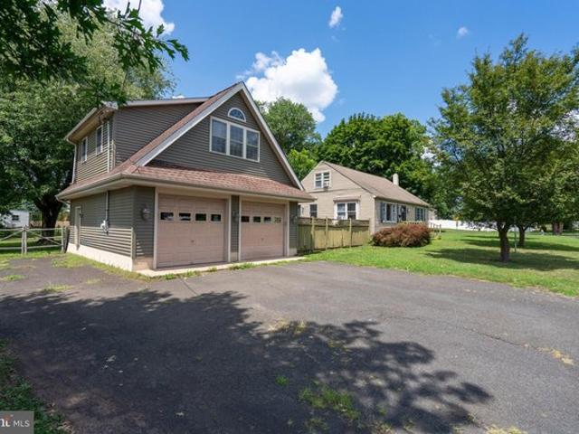 514 Kansas Rd, Warrington, PA 18976