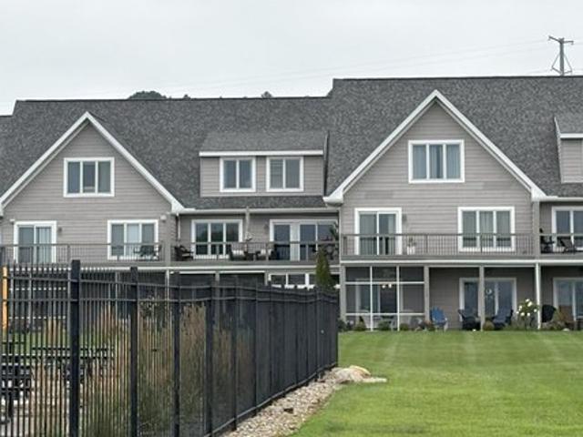 514 Harbor Pointe Dr, East Peoria, IL 61611
