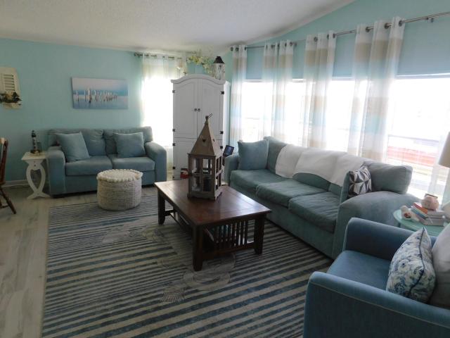 514 Hemingway Ter, Fort Pierce, FL 34982 | MLS #R11100