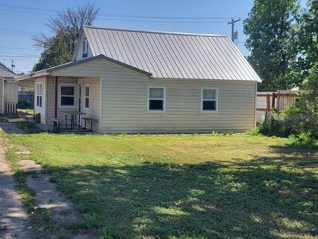514 Hubbel St, Miles City, MT 59301