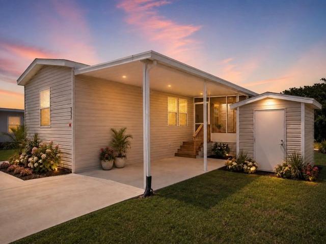 514 Outer Dr, Ellenton, FL 34222