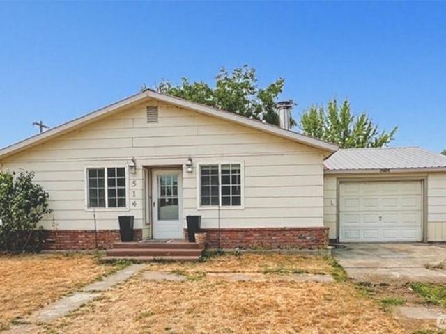 514 Main St, Oroville, WA 98844