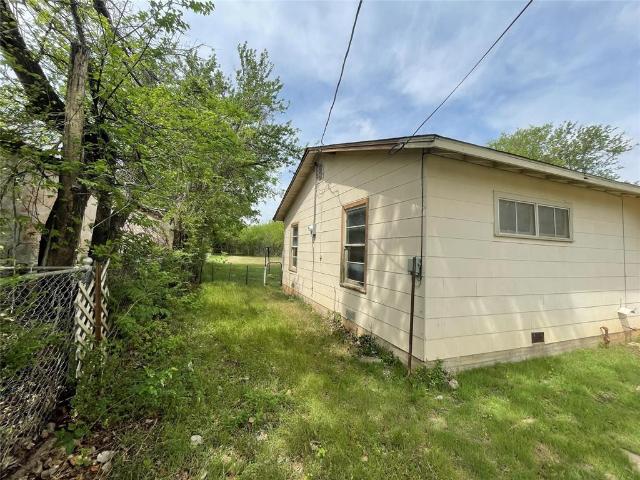 514 S Ave C, Olney, TX 76374 | MLS #21230 | Compass