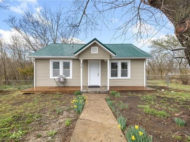514 S Locust St, Harrison, AR 72601