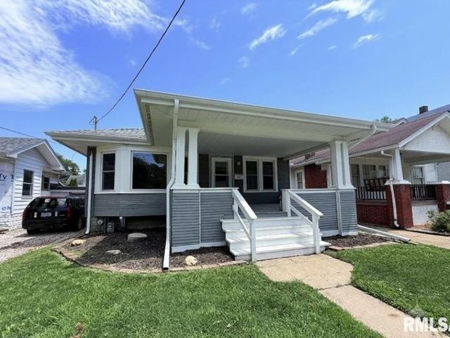 514 S Main St, Taylorville, IL 62568