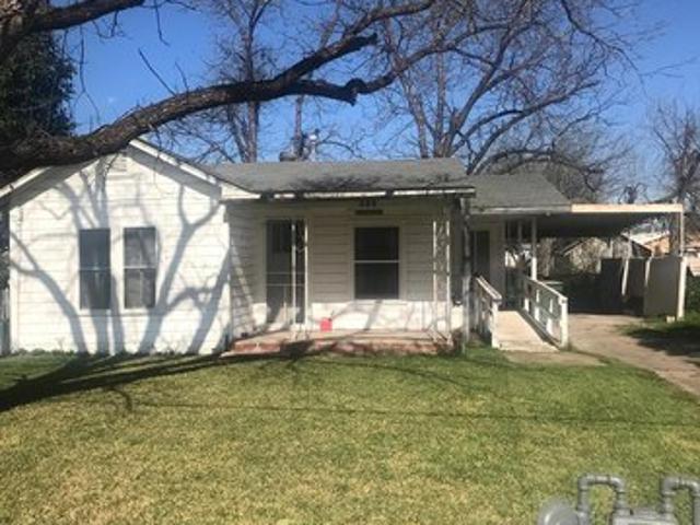 514 S Park St, Uvalde, TX 78801