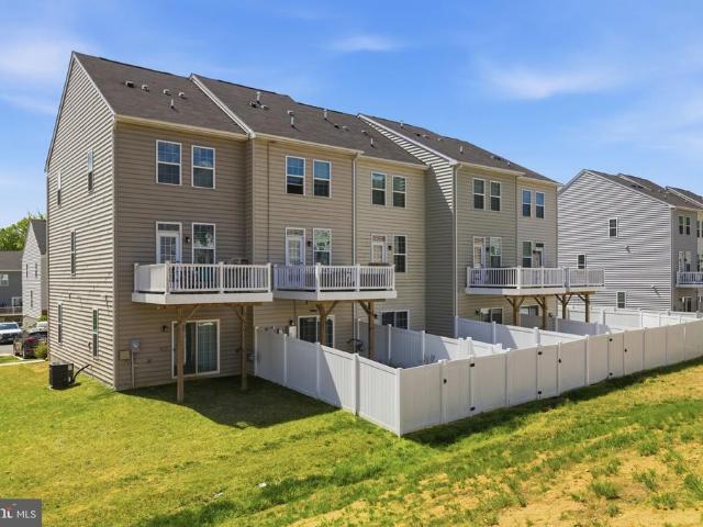 514 River Crest Way