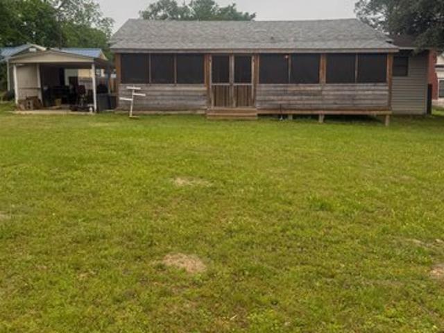514 W Kaufman St, Gilmer, TX 75644