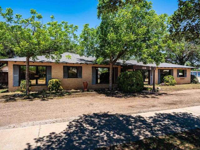 514 W Lake Drive