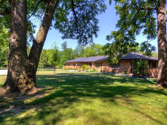5154 Lower Beaver Rd, Des Moines, IA 50310