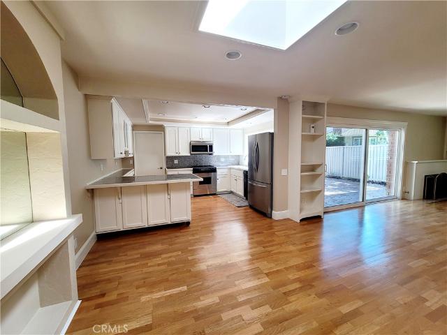 5155 Thorn Tree Lane