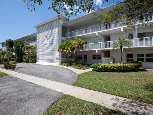 5155 9th Ave N #106, Saint Petersburg, FL 33710