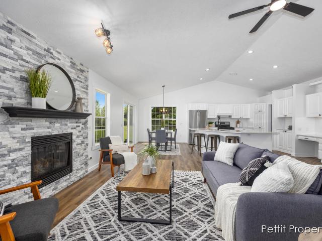 5156 Ravine Drive