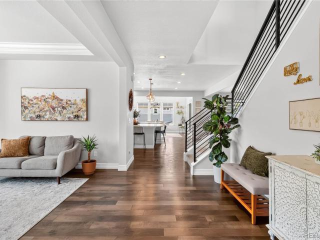 5158 Ditmars Lane