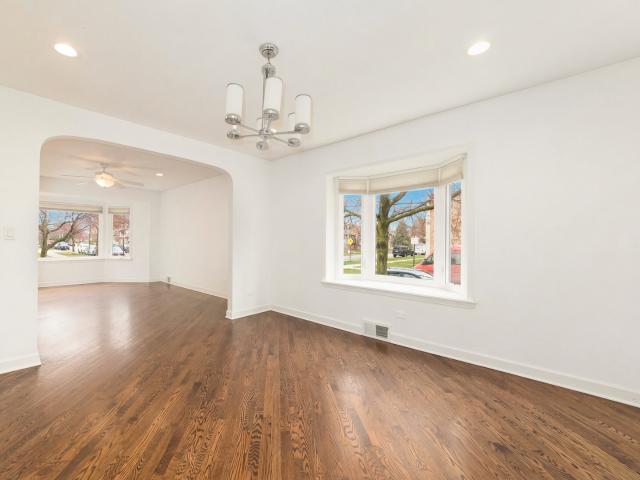 5158 W Carmen Avenue