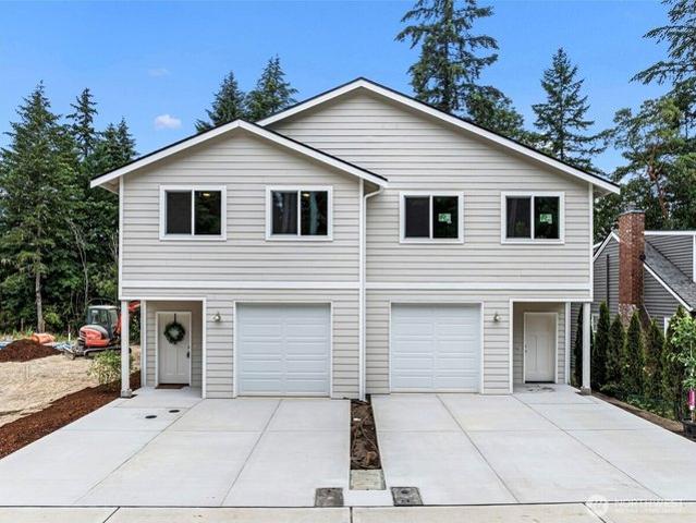 5158 W Francis St, Bremerton, WA 98312