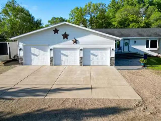 5150 57TH ST SE, BISMARCK, ND 58504 Single Family Residence Fo.